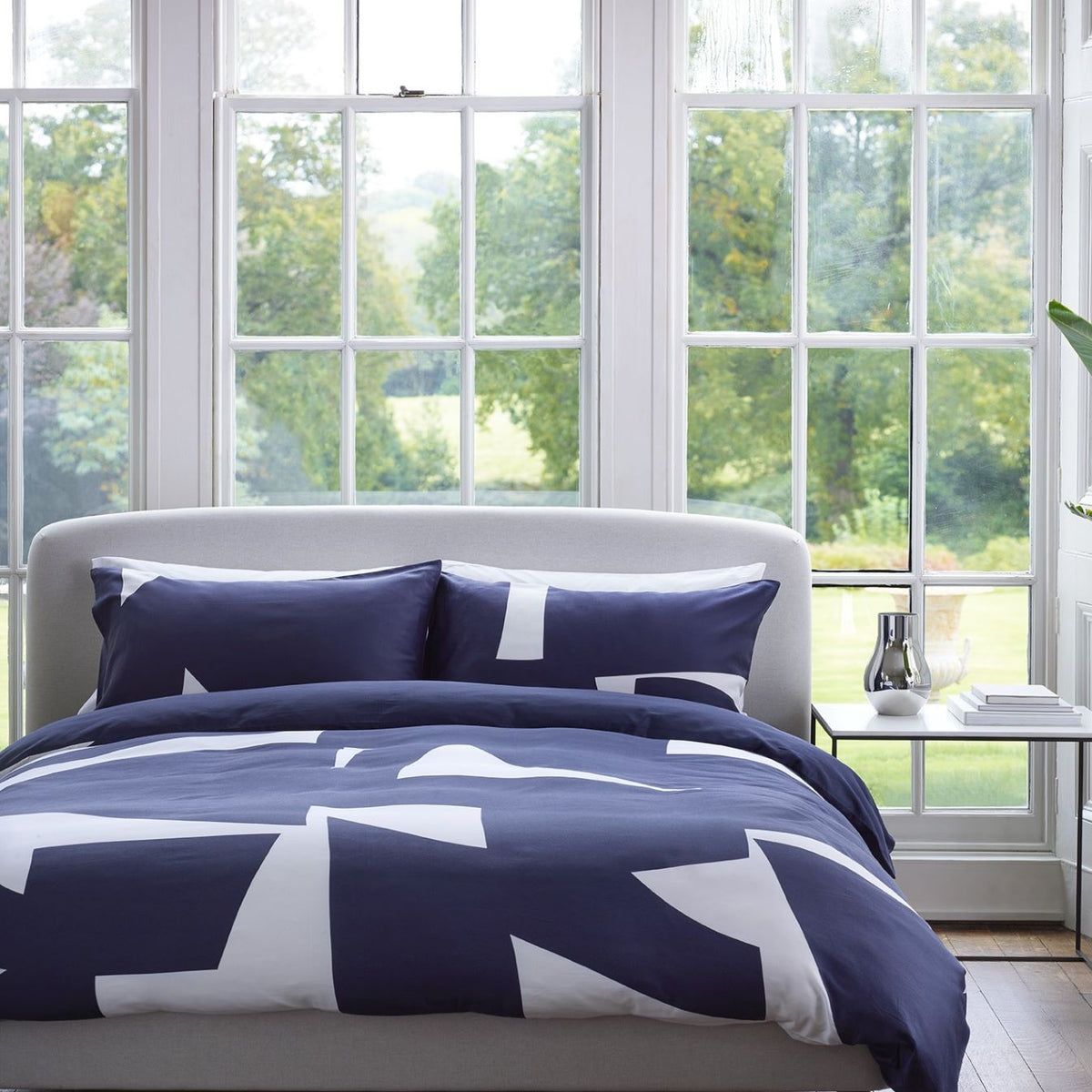 300 Thread Count Graphic Print Pillow Case Pair – Jasper Conran London